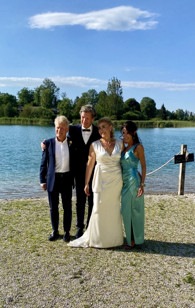 Referenz von Sule & Dirk für ihre:n Trauredner:in | Strauß & Fliege